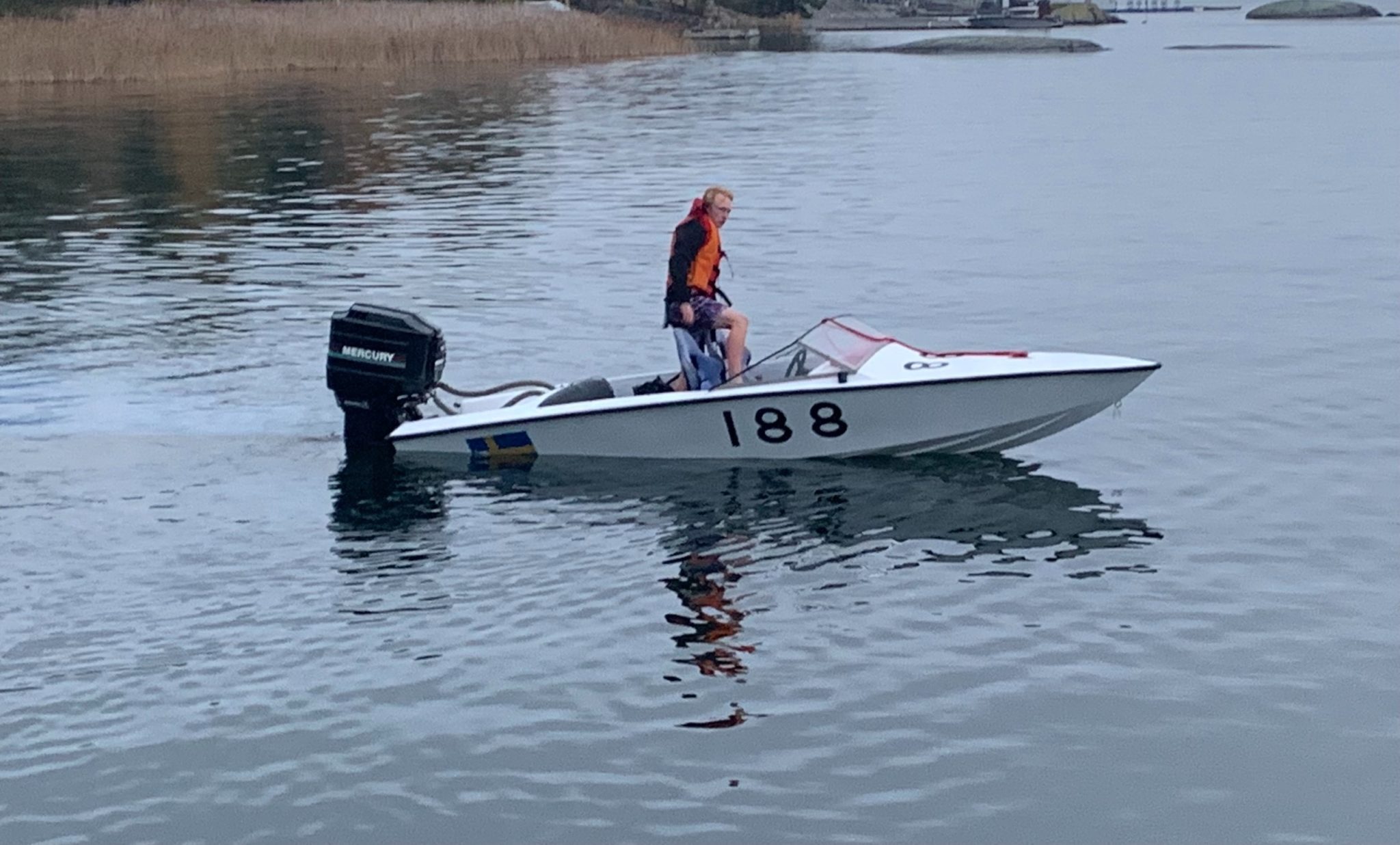 Stor motor liten båt – Smuggler.nu